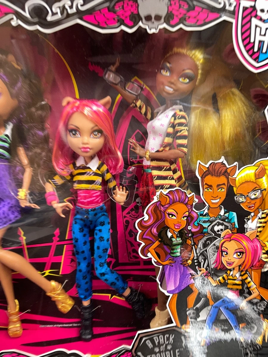 Pitcher Of Monster High Clawdeen Howleen And Clawd