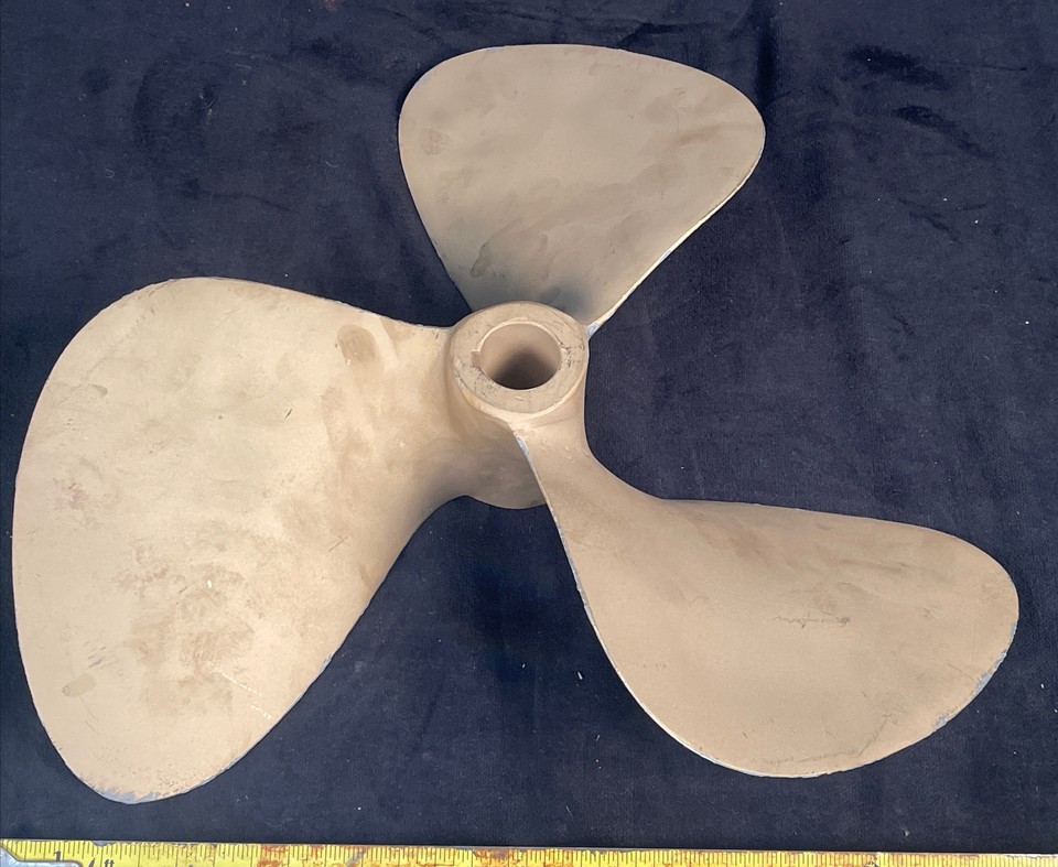 17" x 17 Pitch 3 Blade Left Hand Counter Bronze Inboard Boat Propeller ...