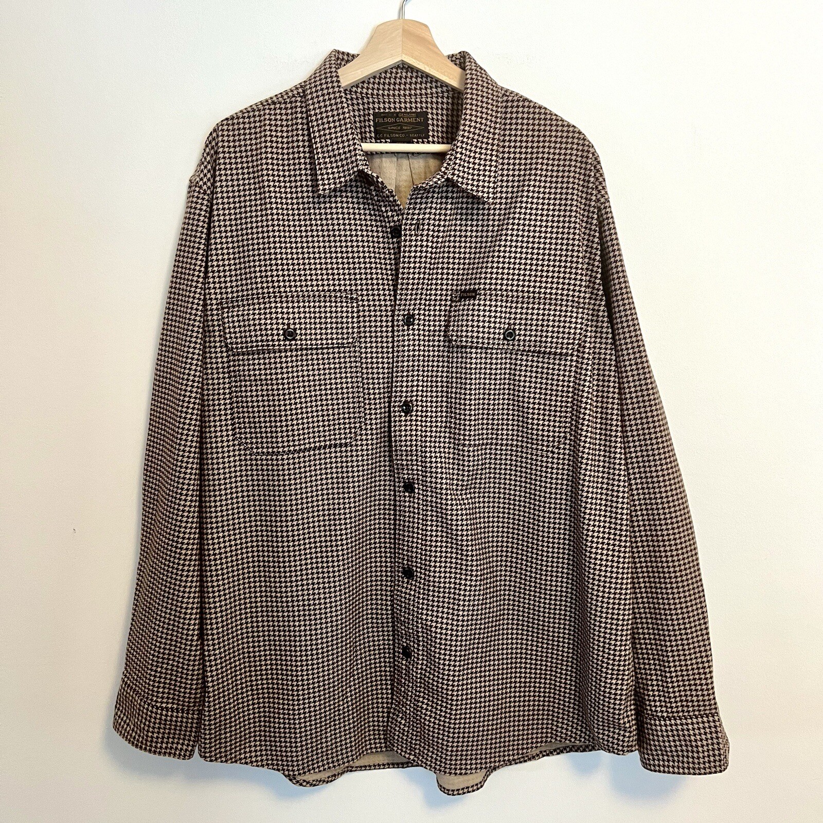 C.C. Filson Co. Tan Dogstooth Thick Field Flannel But… - Gem