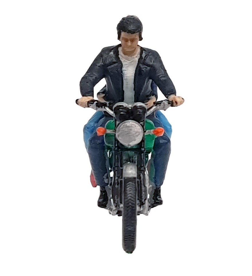 FG22 - Rockers with Pillion on Motorcycles Figures unpainted OO scale ...