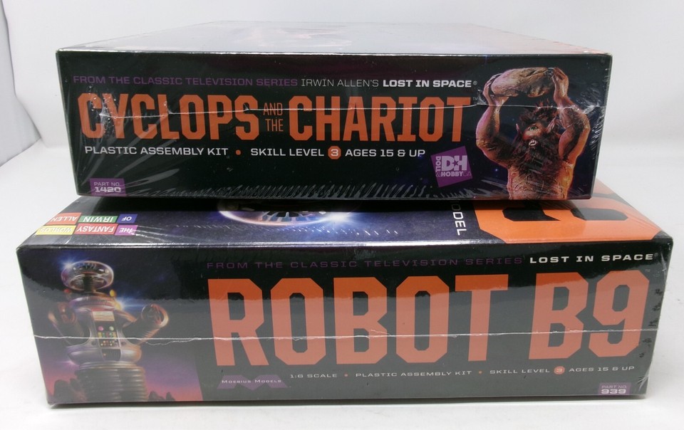 Set of 2 kits Lost in Space- Moebius Robot B9 & Doll & Hobby Cyclops ...