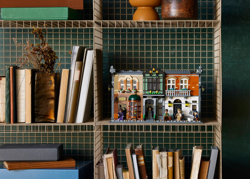 LEGO 10351 ICONS The Sherlock Holmes Book Nook 1359 pcs Ages for 18+ | eBay