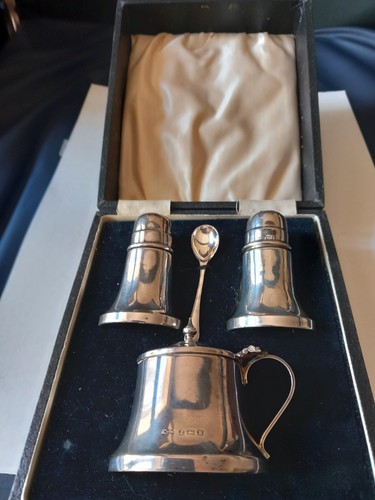 Hallmarked Silver ~Boxed Condiment Set ~ Birmingham 1932 ~ 61.7g of ...