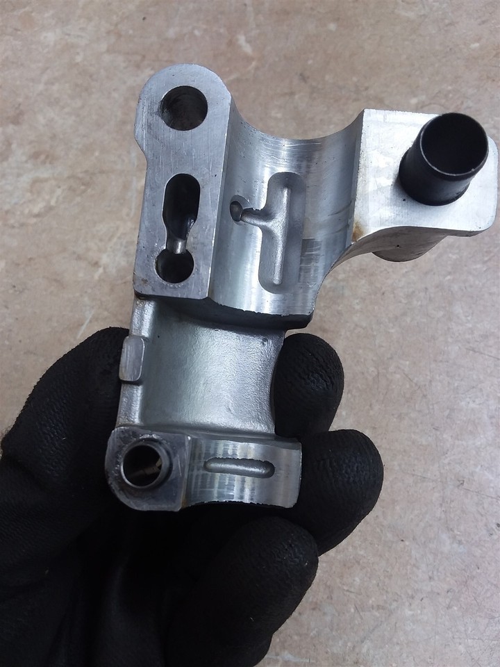 Honda V45 Magna VF750 Motore HF6 Testa Camme Sostegno Custodia 4 1982 ...