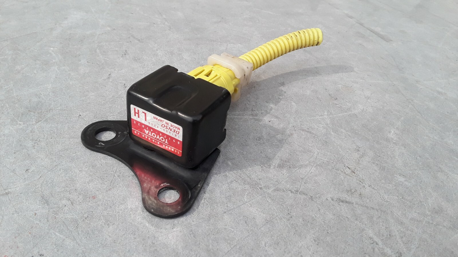 2001-2003 Toyota Prius Front Body SRS Crash Impact Sensor Left Driver ...