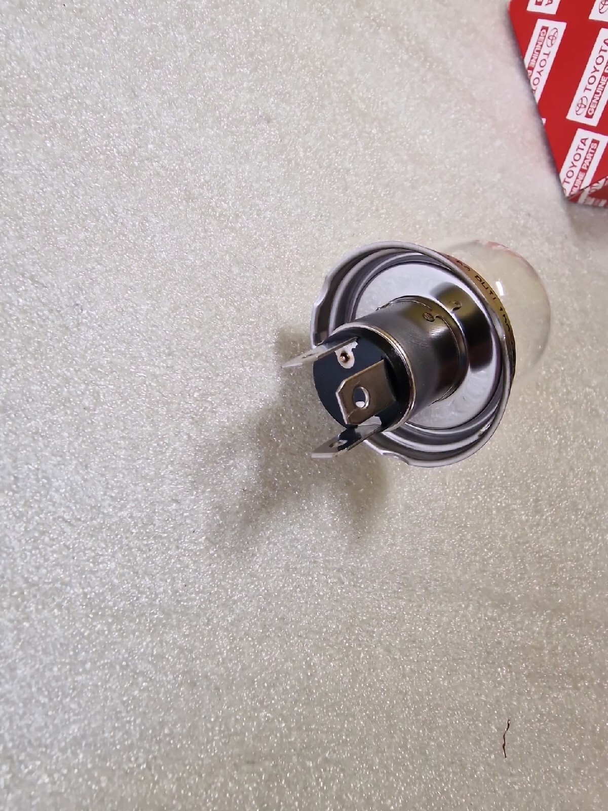 Genuine Lexus Light Bulb R2 12V 45/40W 90981YZZAK | eBay UK