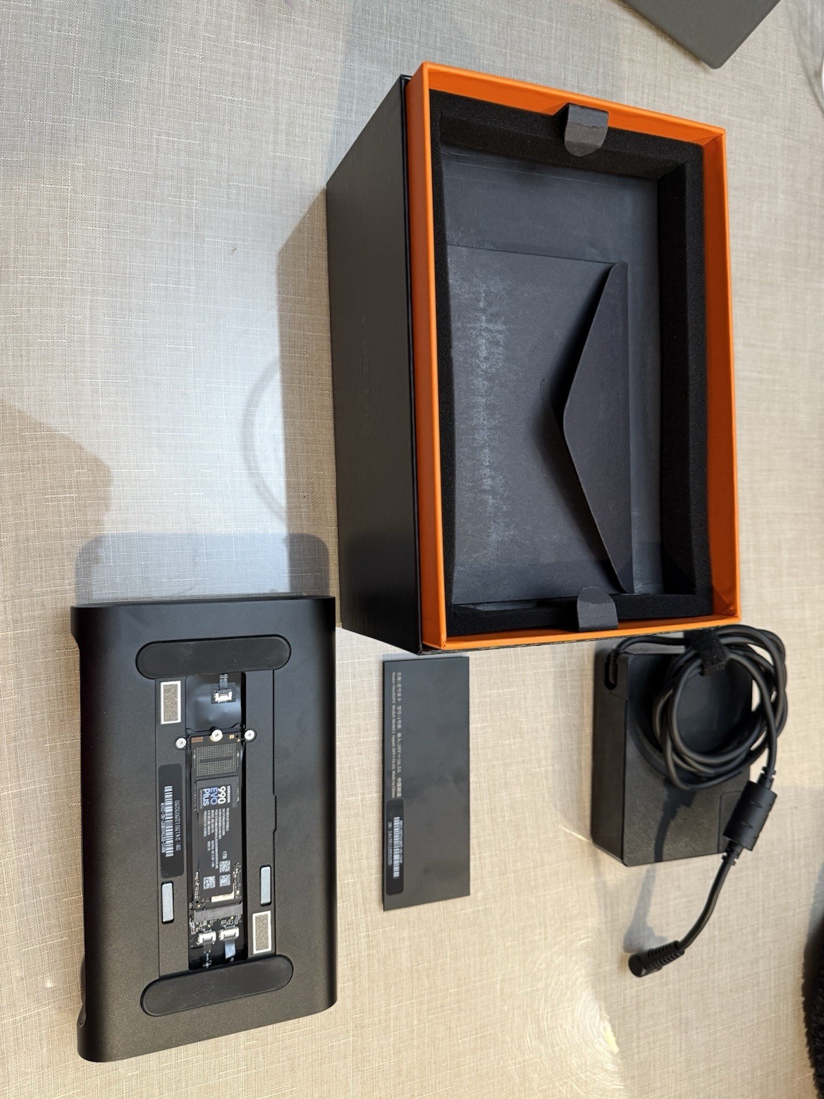 OneXPlayer OnexGPU eGPU 7600M XT 8GB GDDR6 With Samsung 990 EVO 1TB SSD ...