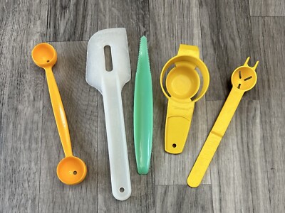 VINTAGE Tupperware Gadget Set Spatula, Separator, Mellon Baller, Olive ...