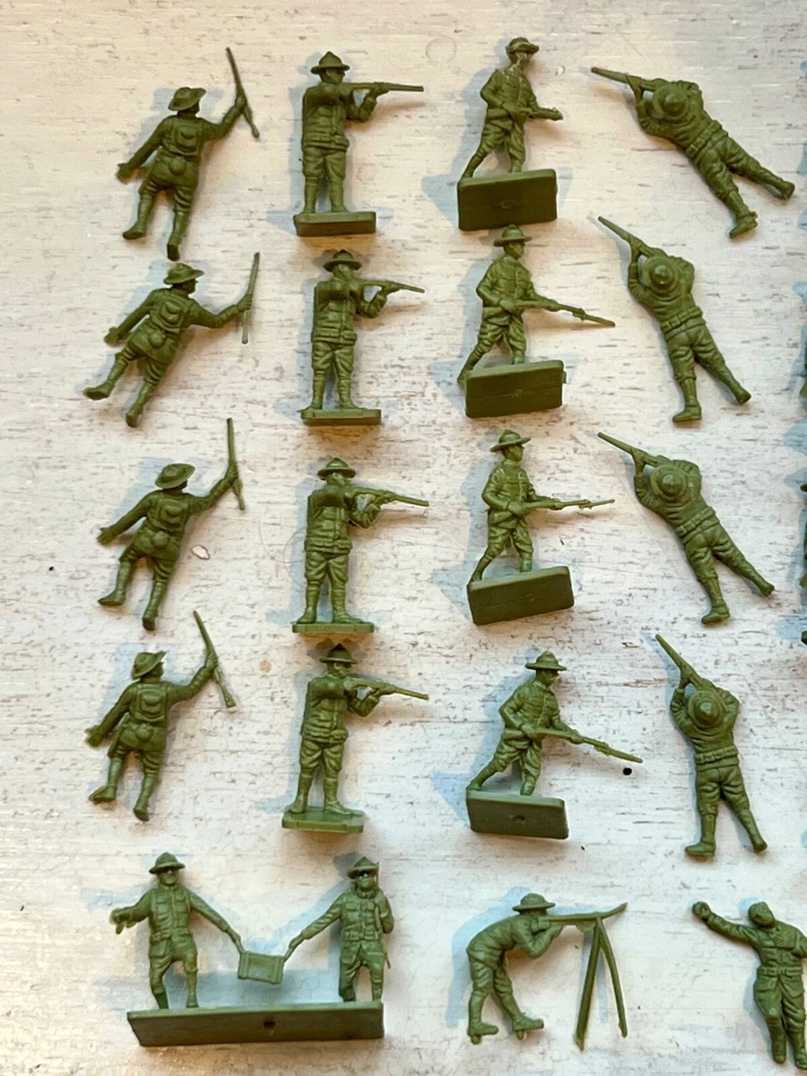 Scale Army Men