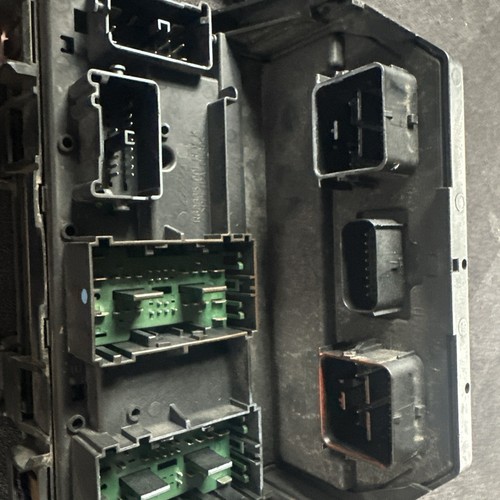 2013 Chrysler Town Country/Grand Caravan TIPM Integrated Power Module ...