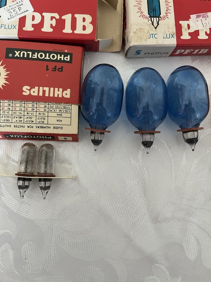19 x Vintage Flash Bulbs - Original Packaging Philips Photoflux PF1B ...