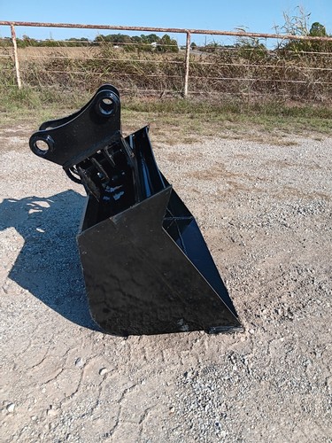 New Mini Excavator 35' Hyd Tilt Ditching , Clean out Bucket ,45mm Pin ...