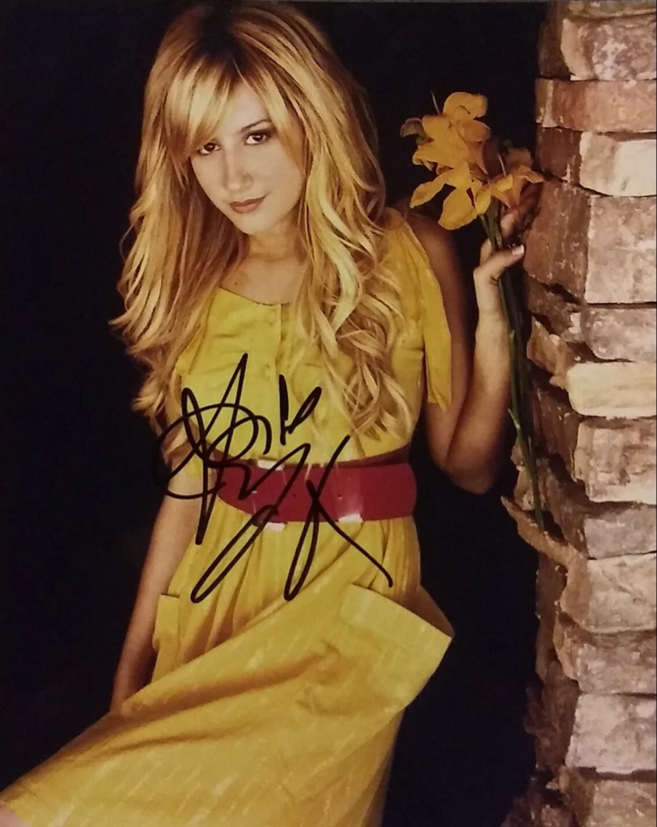 Ashley Tisdale Autograph
