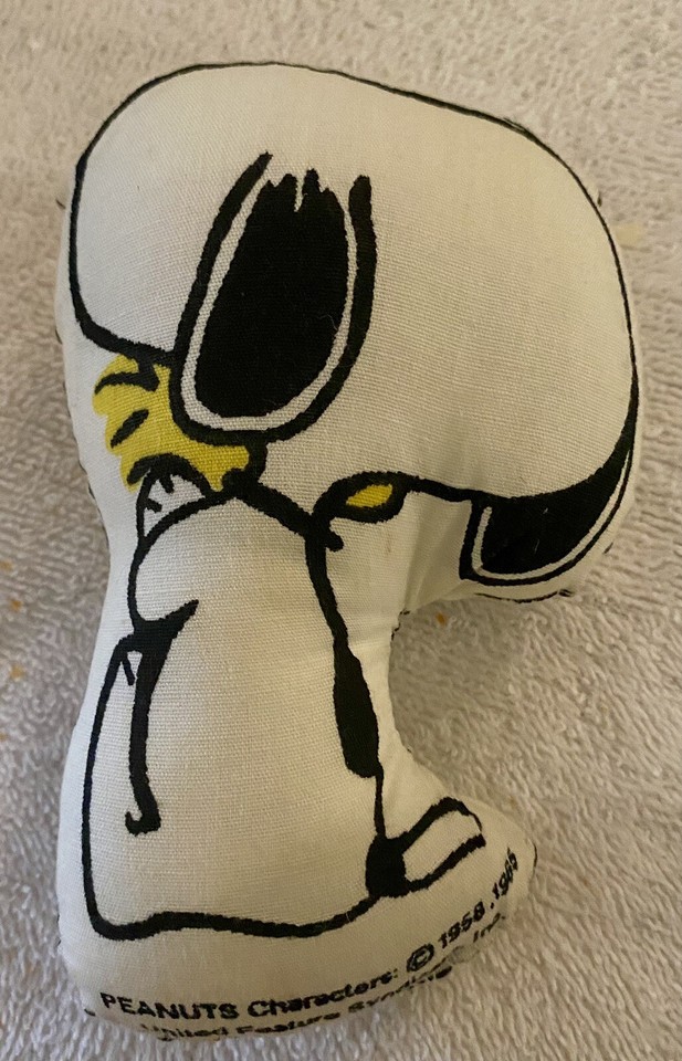 Vintage Plush Peanut Characters Including Snoopy, Linus, Lucy, And ...