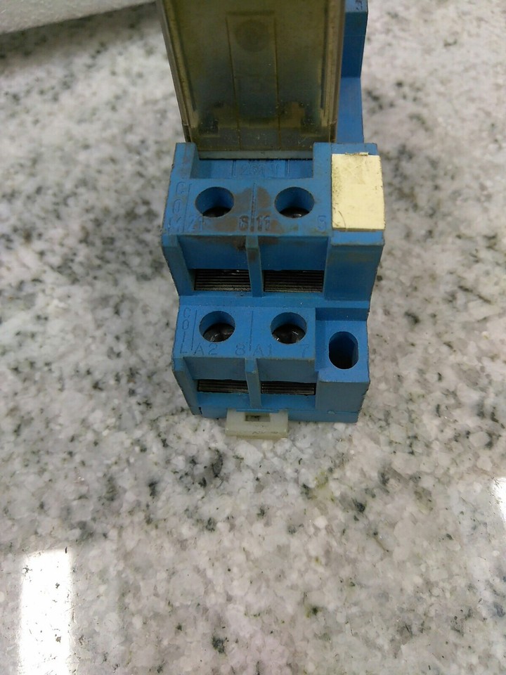 Finder Type 56.32 Relay 12A, 250VA ,24VDC, W/ Type 96.72 Base, 5632 ...