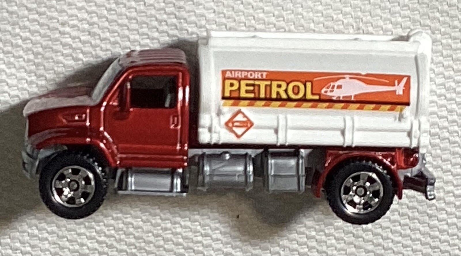 2006 Matchbox Utility Truck Petrol Tanker MB695 - Red - Die-cast Model ...