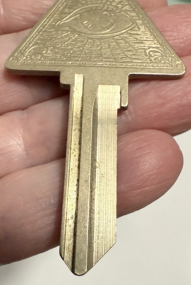 Good Worth & Co ALL SEEING EYE Brass Key Blank Novelty Uncut For KW1 ...