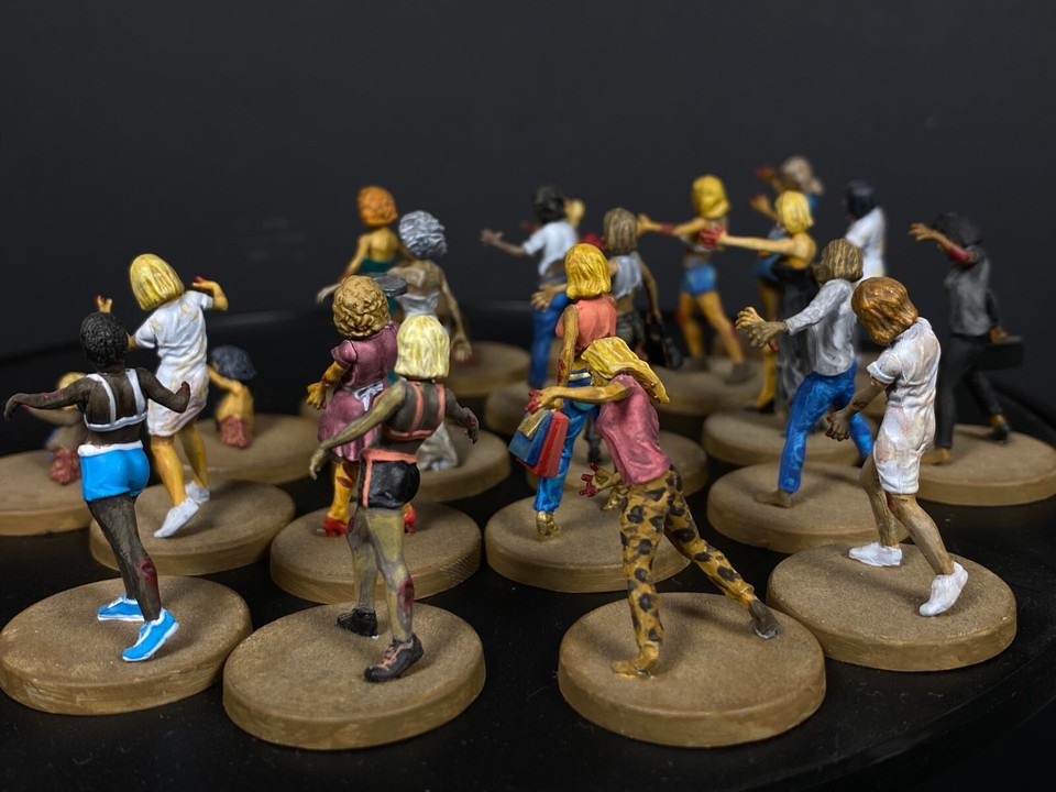 WARGAMES FACTORY FEMALE ZOMBIES HORDE PLASTIC FIGURES 20+ 28MM | eBay