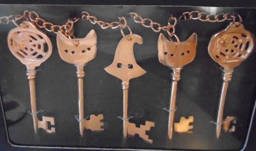 Authentique Spooky Night Halloween 6 Foot Metal Garland | eBay