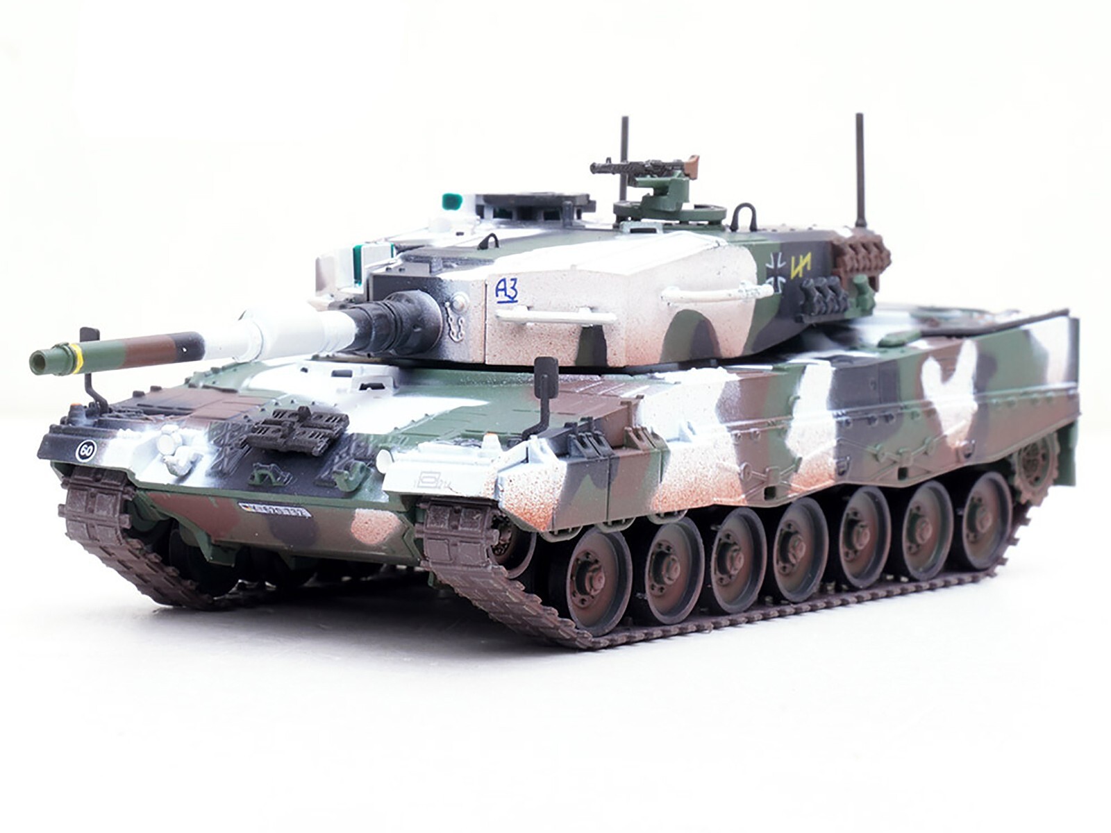 LEOPARD 2A4 TANK W/SNORKEL "WINTER CAMO" GERMAN ARMY 1/72 PANZERKAMPF ...