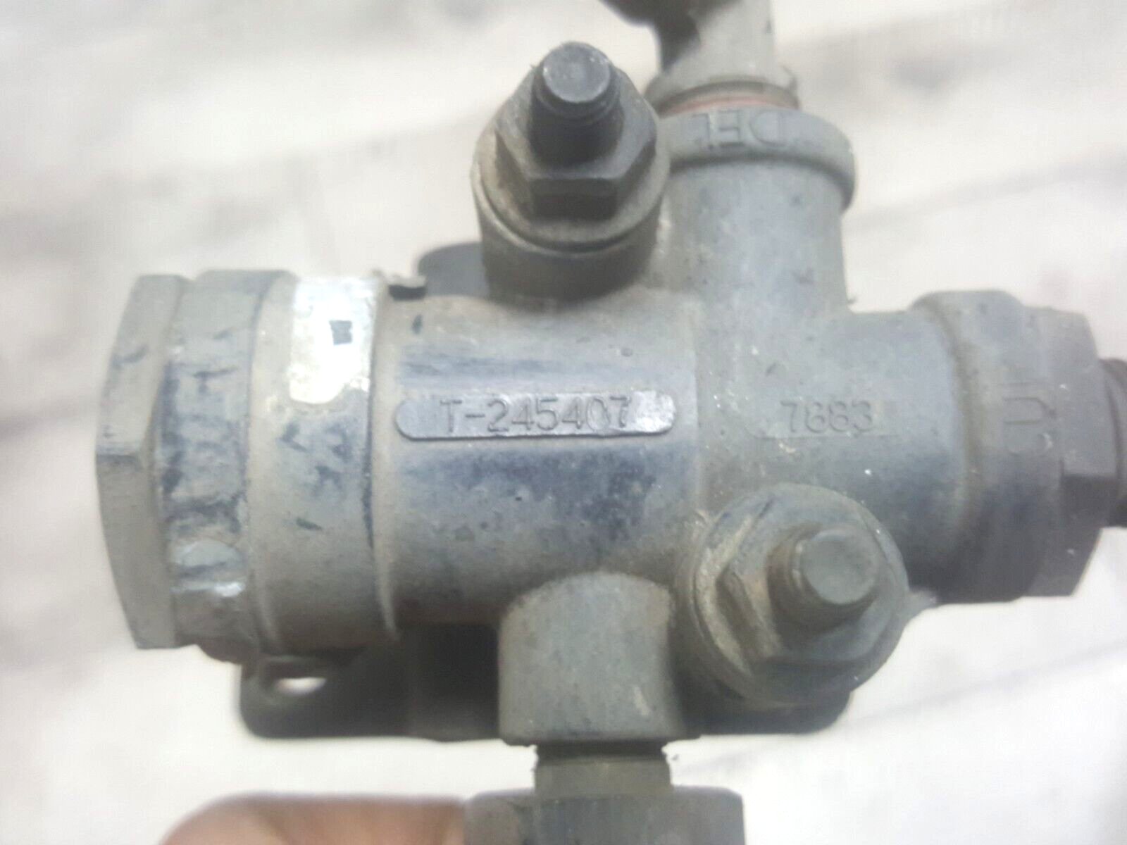 BENDIX PRESSURE REGULATOR VALVE T-245407 for sale online | eBay
