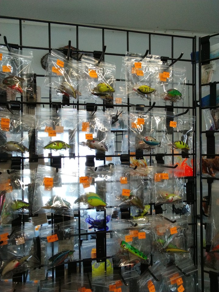(surprise)fishing bundle!!! RODS, LURES,REELS, ACCESSORIES ( 1 rod ...
