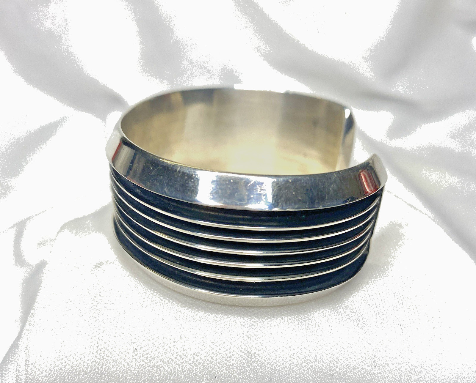 Vintage Tom Hawk Navajo Sterling Silver Rail Cuff Sma… - Gem