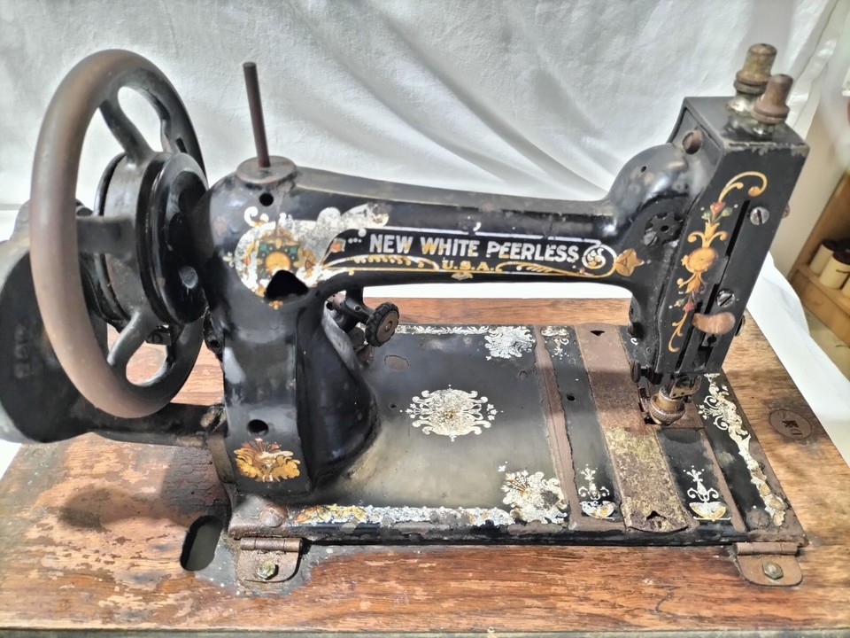 Antique c.1890 Sewing Machine Rare New White Peerless Hand Crank ...