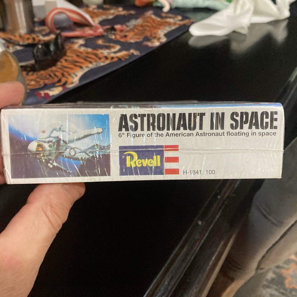 Revell Astronaut in Space 6" Figure Model Kit Factory Sealed! Over 30 ...