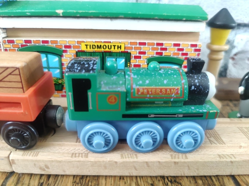 Thomas Wooden Railway Quarry Peter Sam & Blue Mountain Quarry Cargo ...