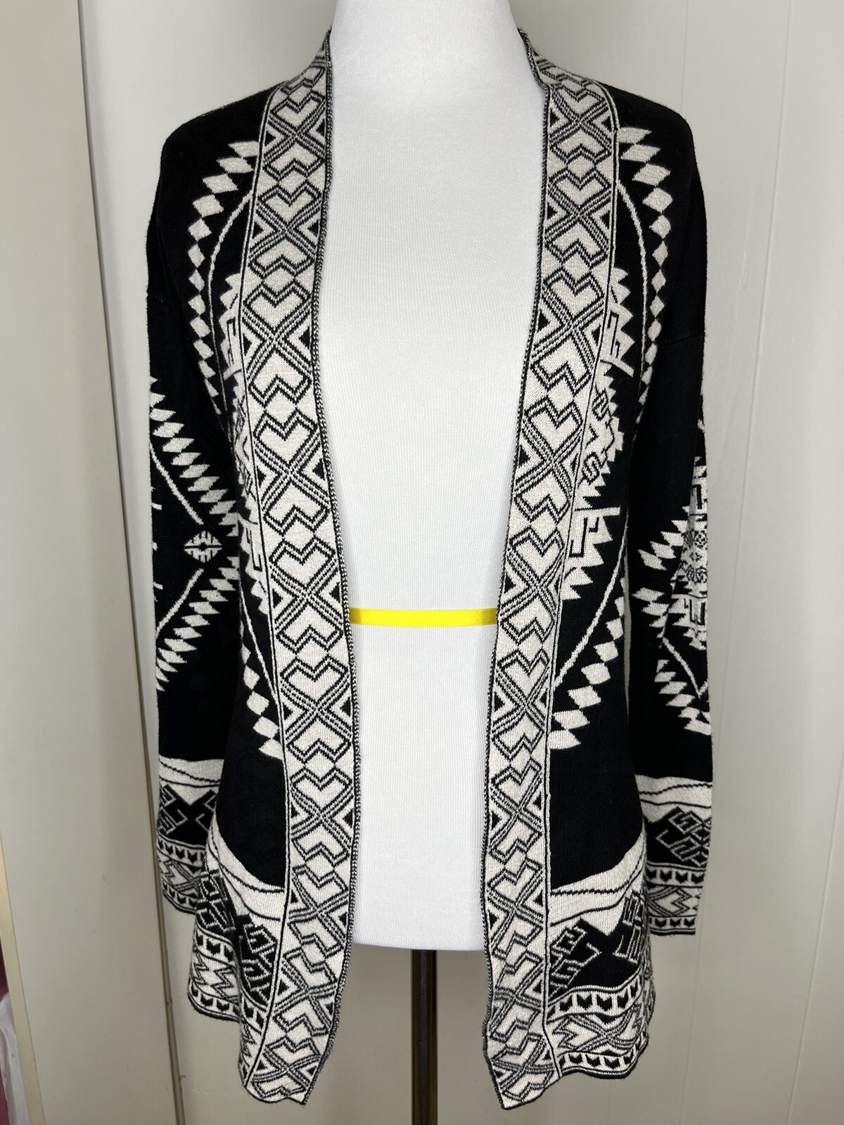 Pink Republic Black And White Aztec Print Juniors Cardigan Sweater Size ...