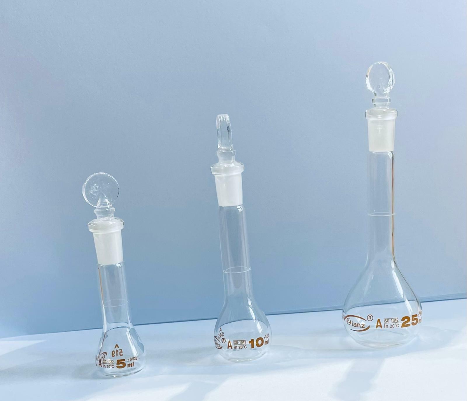 VOLUMETRIC FLASK CLASS "A" Glass PP Stopper, Caliberated CERTIFIED -1 ...