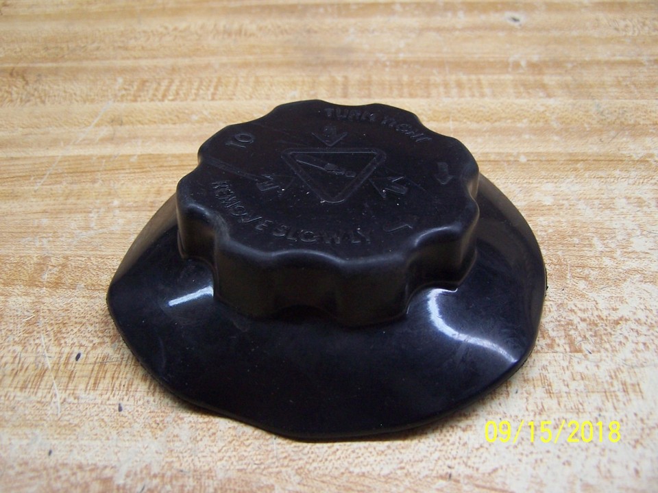 CASE-IH RADIATOR CAP FITS 884,885,885XL,886,966,986,1066,1086 ...