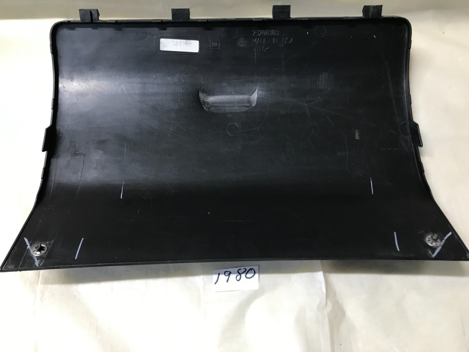 Bumper Hitch Cover with Clip fits 2018 - 2023 Chevy Traverse 23288783 ...