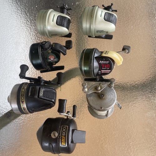 Lot 4 Vintage Johnson Reels, 1 Pro staff And 1 Zeno 600 Reel And 1 ...