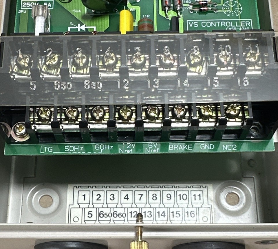 Yaskawa VS Controller CVSR-404G Source: 200-220V 50/60Hz, Output: 400W ...