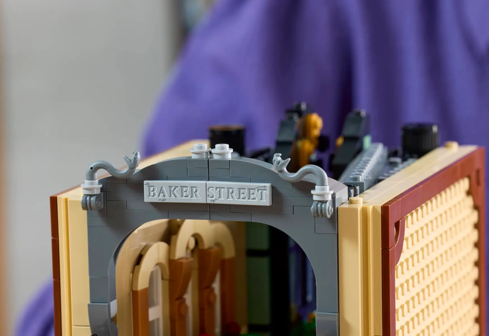 LEGO 10351 ICONS The Sherlock Holmes Book Nook 1359 pcs Ages for 18+ | eBay