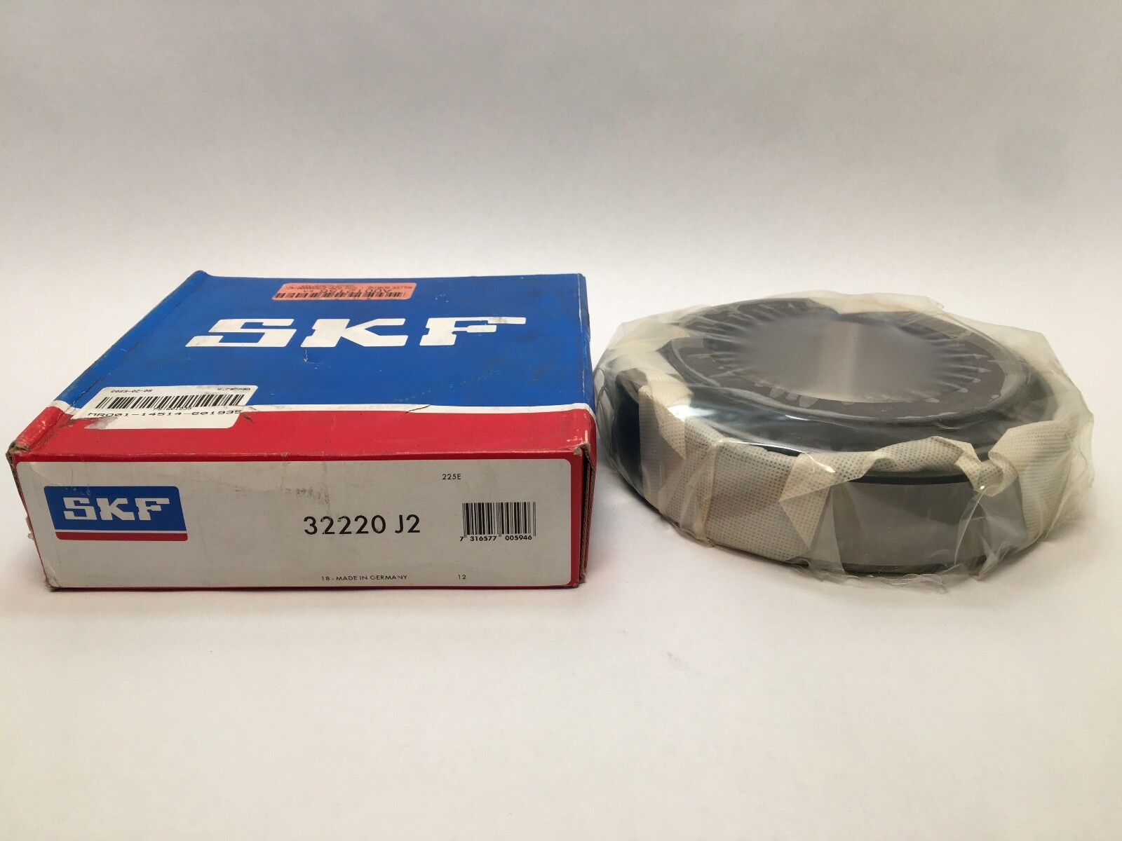 SKF 32220-J2 Taper Roller Bearing Cone & Cup 100 mm ID 180 mm OD 3220J2 ...
