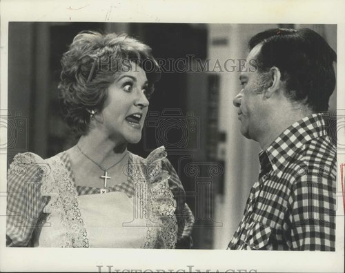 1975 Press Photo Fannie Flagg, actress - lrp02832 | eBay
