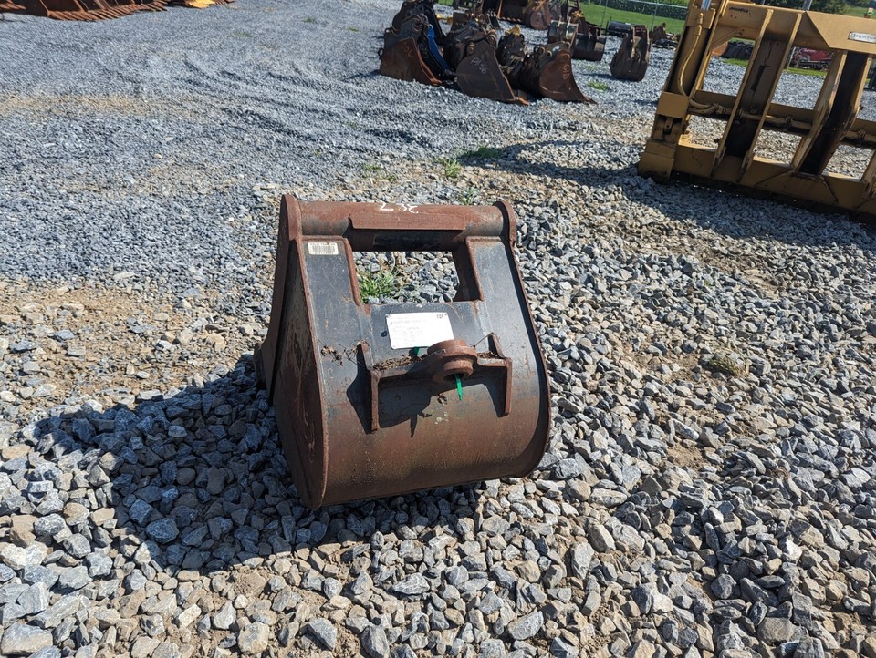 24" Cat Backhoe Bucket; 1.75" Pin Hole; Cat# 247-1950 | eBay