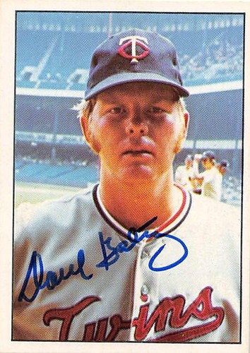 Dave Goltz autographed baseball card (Minnesota Twins) 1975 SSPC #218 ...