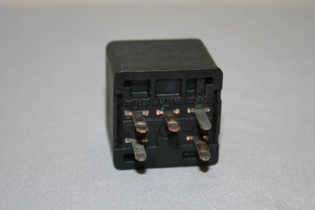 Omron 5 Pin OEM Relay GM 12177234 D00 for sale online | eBay