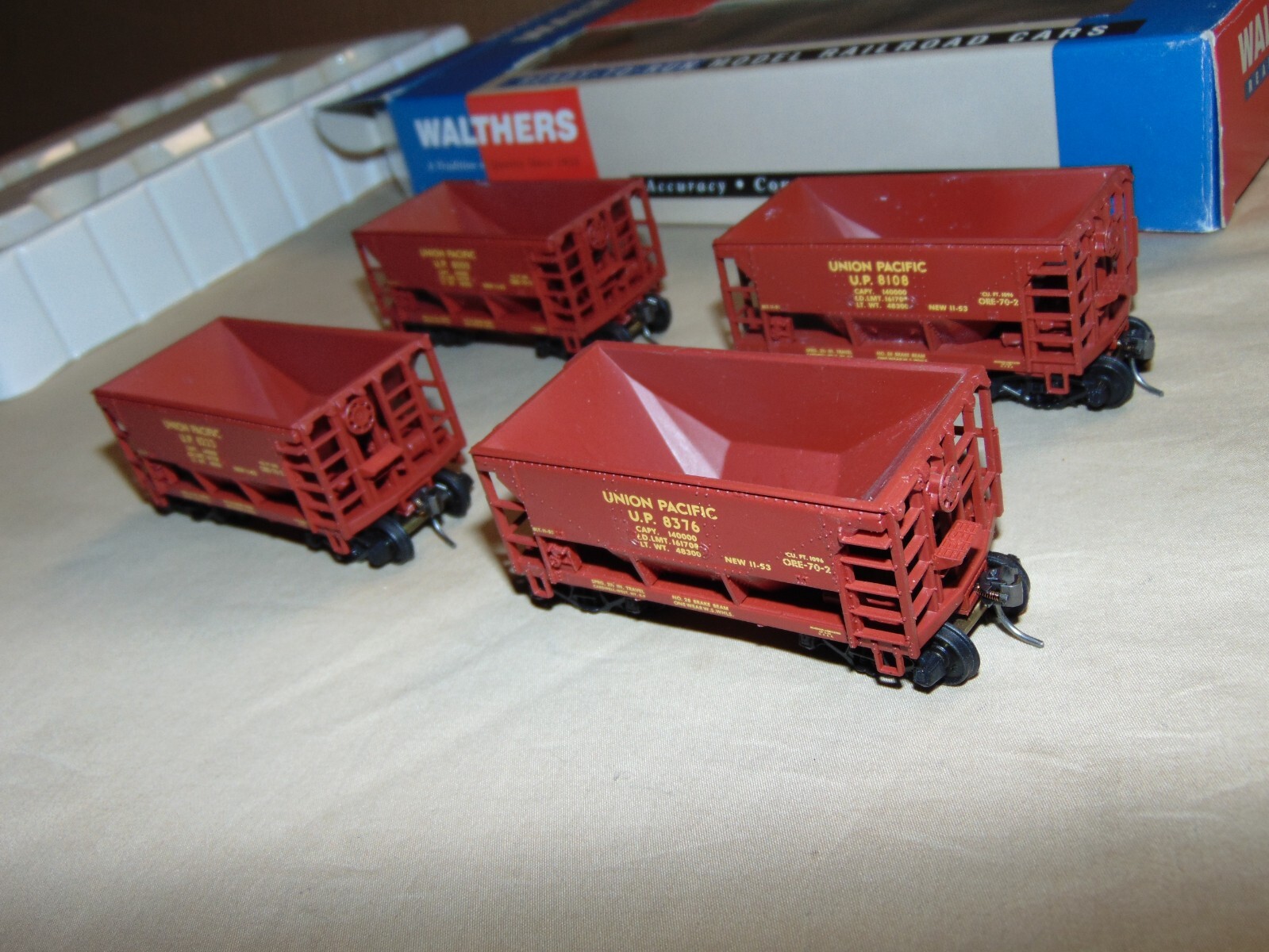 WALTHERS HO 932-4401 UNION PACIFIC 4 PACK ORE CARS IN ORIGINAL BOX.. | eBay