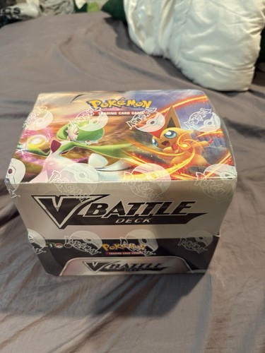 V Battle Pokémon Card Box | eBay