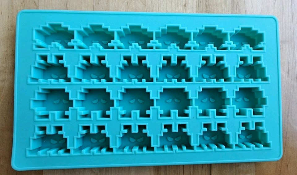FRED Ice Invaders Silicone Ice Cube Tray - 24 Cubes Molds Atari | eBay