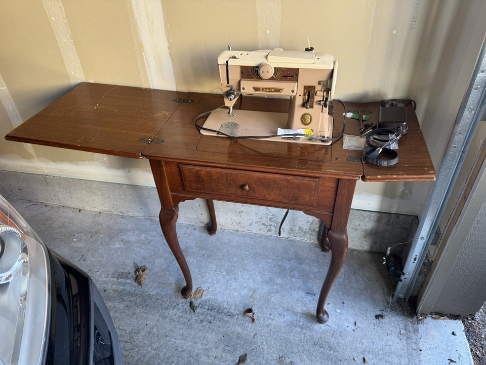 Singer 401A Sewing Machine In Cabinet W Extras | eBay