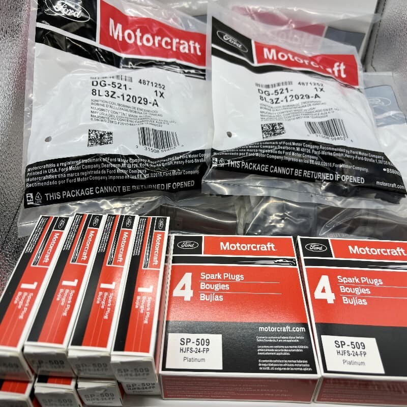 OEM Motorcraft 8 Ignition coil DG521 & 8 Spark Plug SP509 Fit Ford F150 ...