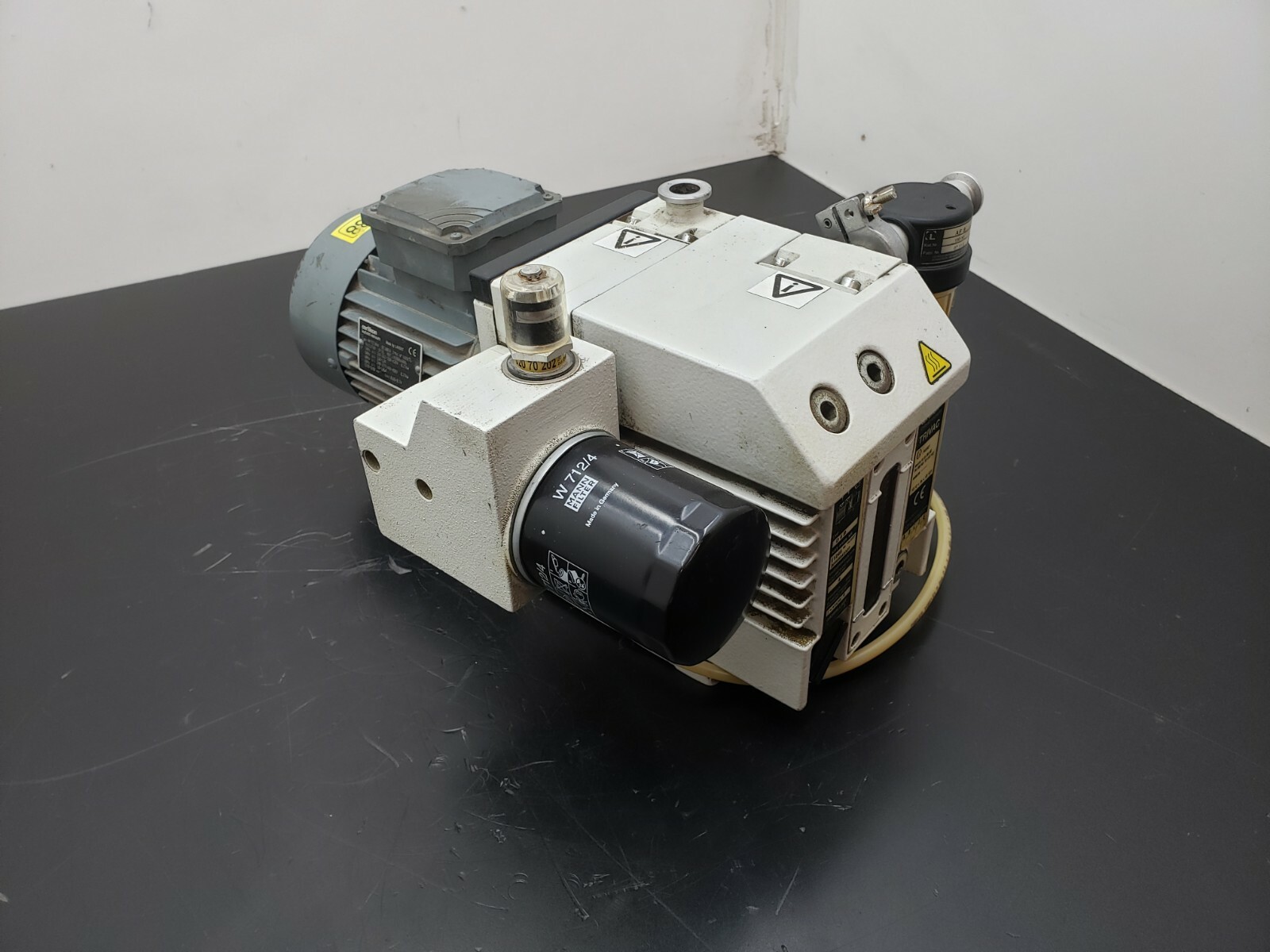 Leybold Trivac 240V D4B Tested To 10 Microns W/ AF8 Filter, OF4-25 | eBay