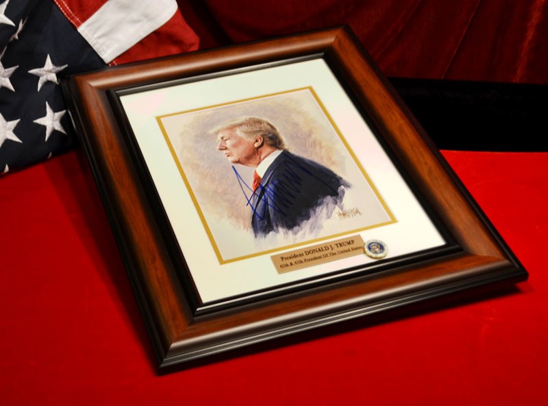 DONALD TRUMP Signed President Autograph, COA UACC RD#228 FRAME, HAT ...