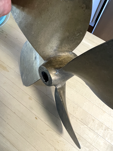 Bronze inboard boat propeller 4 blade 18 x 17 RH 1.25 SAE BORE | eBay